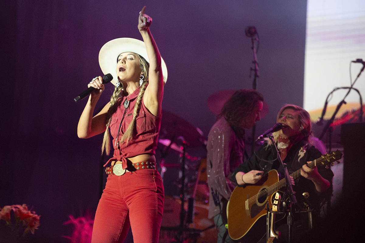 Lainey Wilson Headlines Country Thunder Wisconsin On Friday: Photos ...
