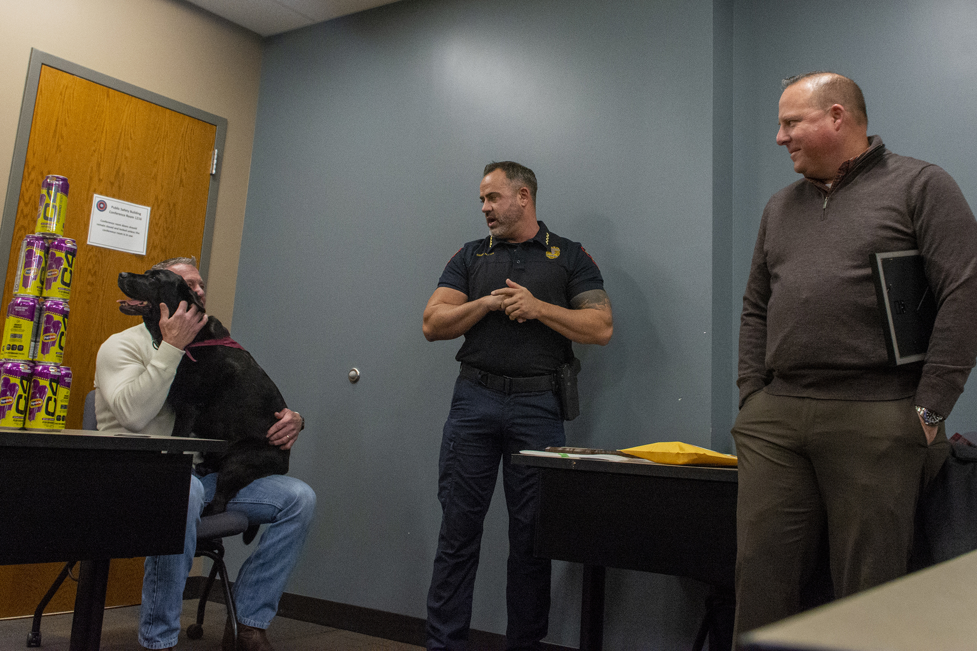 Detective Pete Deates Celebrated At Retirement Party After 23 Years Of ...